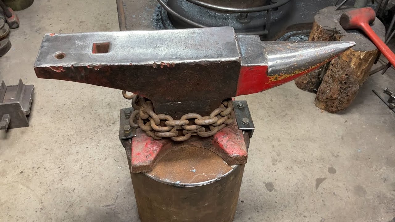 I got a new shop anvil! Had to build a stand for it... - YouTube