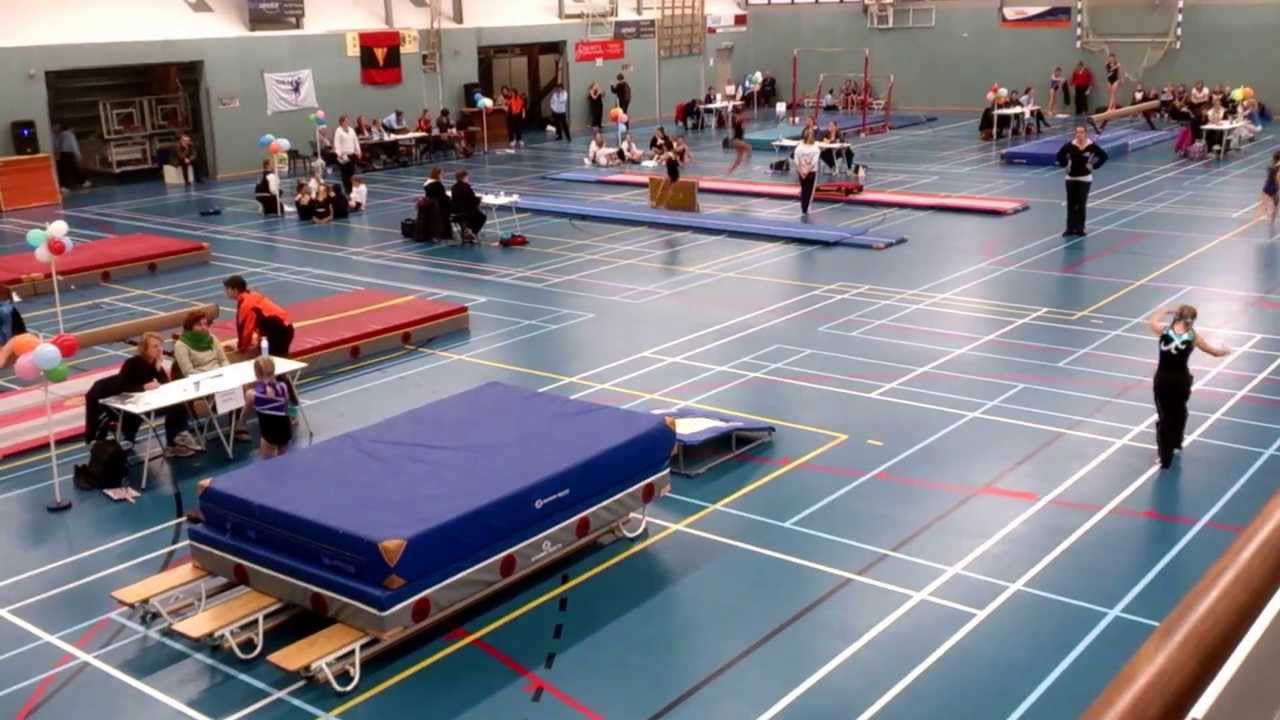 Laura Dons turnen (01-02-2014) Sprong 2 - YouTube