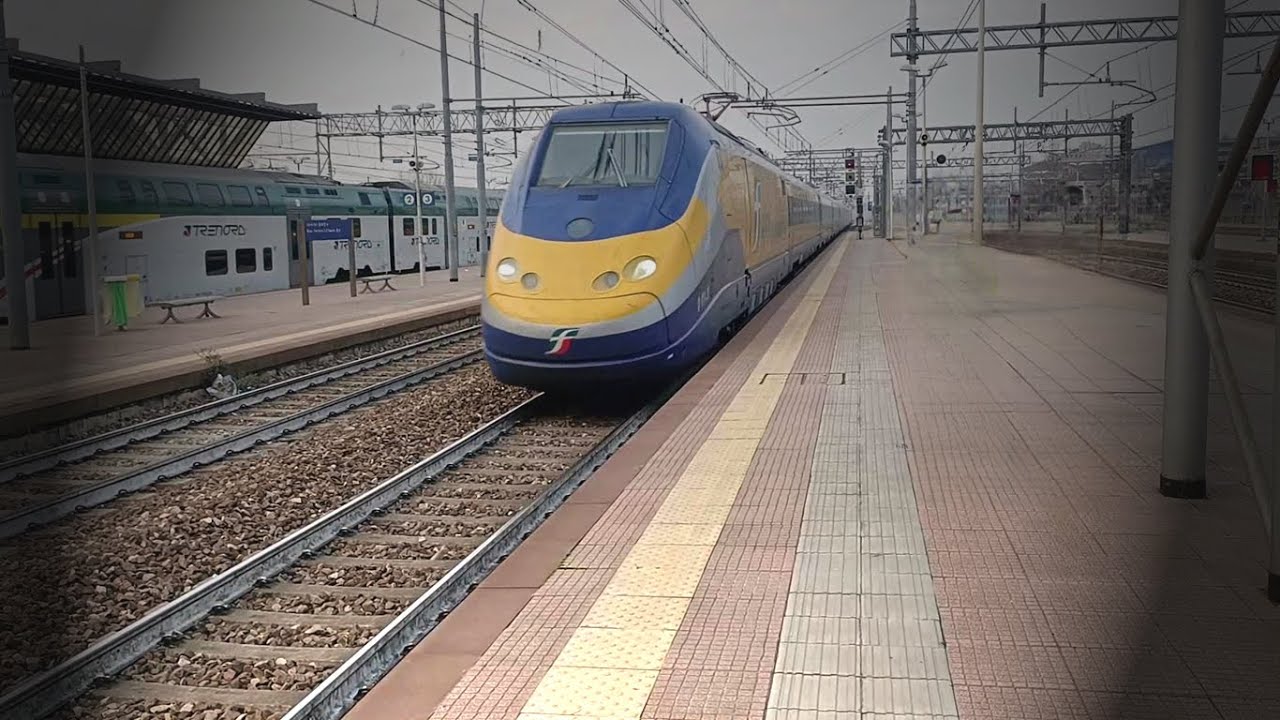 transiti ferroviari insoliti ed inusuali | unusual train transits - YouTube