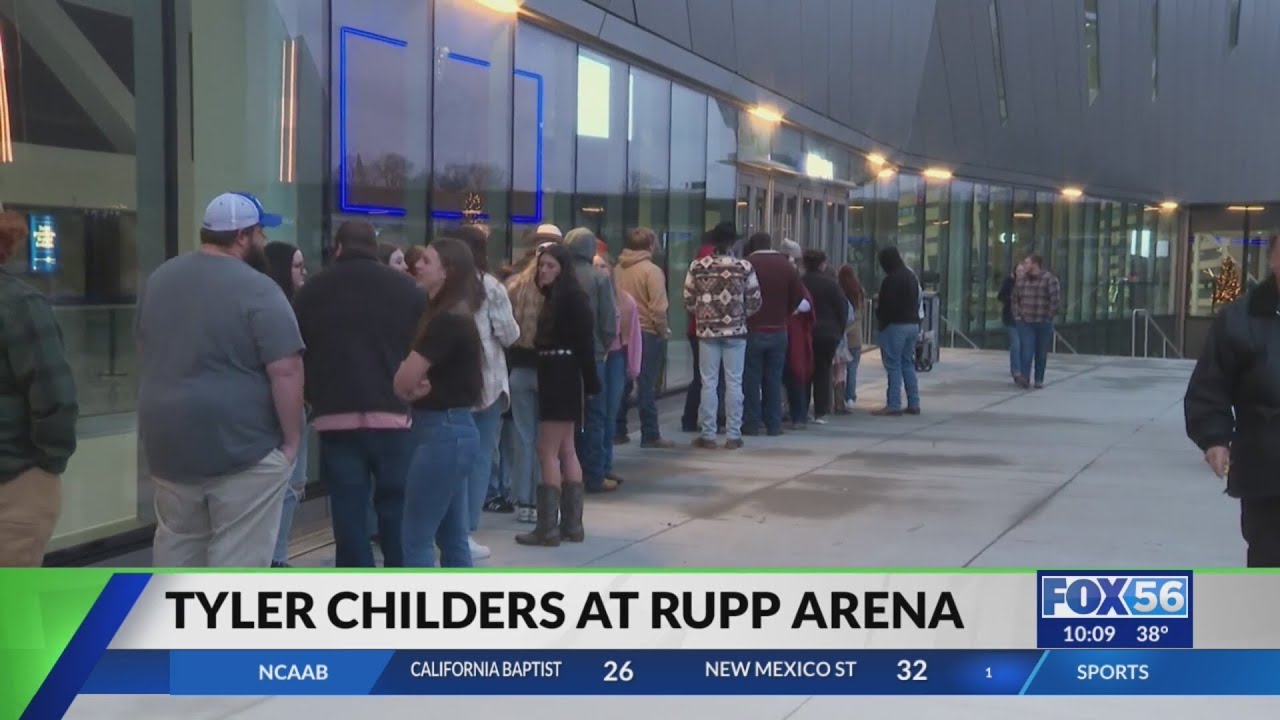 Tyler Childers sells out Rupp Arena for the second night - YouTube