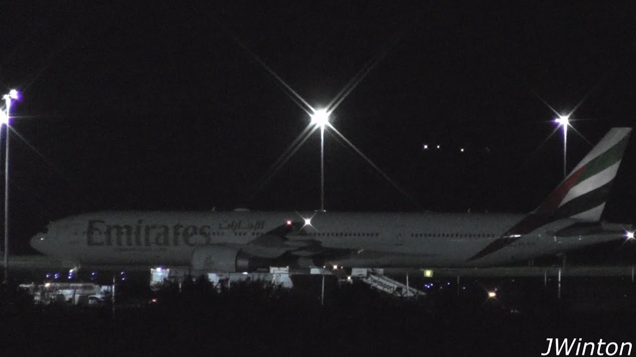 Welcome back - Emirates B77W A6-EGF lands at Newcastle Airport - YouTube