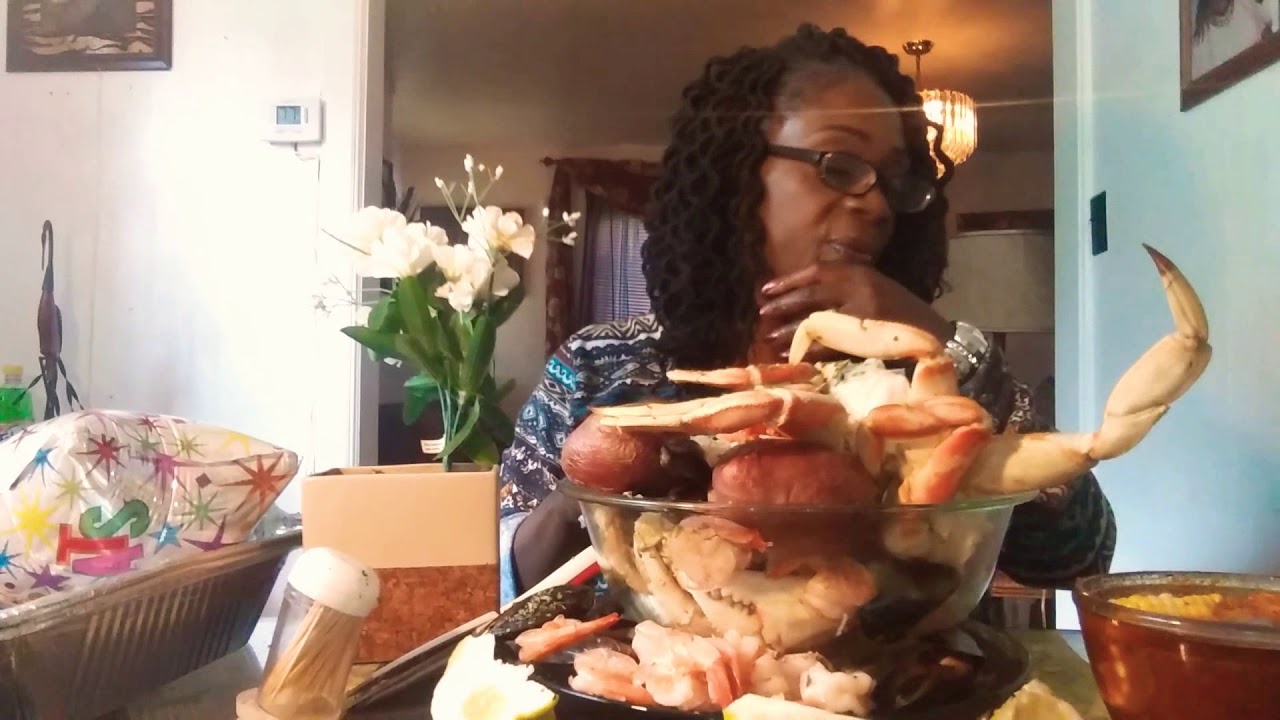 CONGRATULATIONS I MADE IT TO 1K ,LET'S EAT SOME SEAFOOD - YouTube