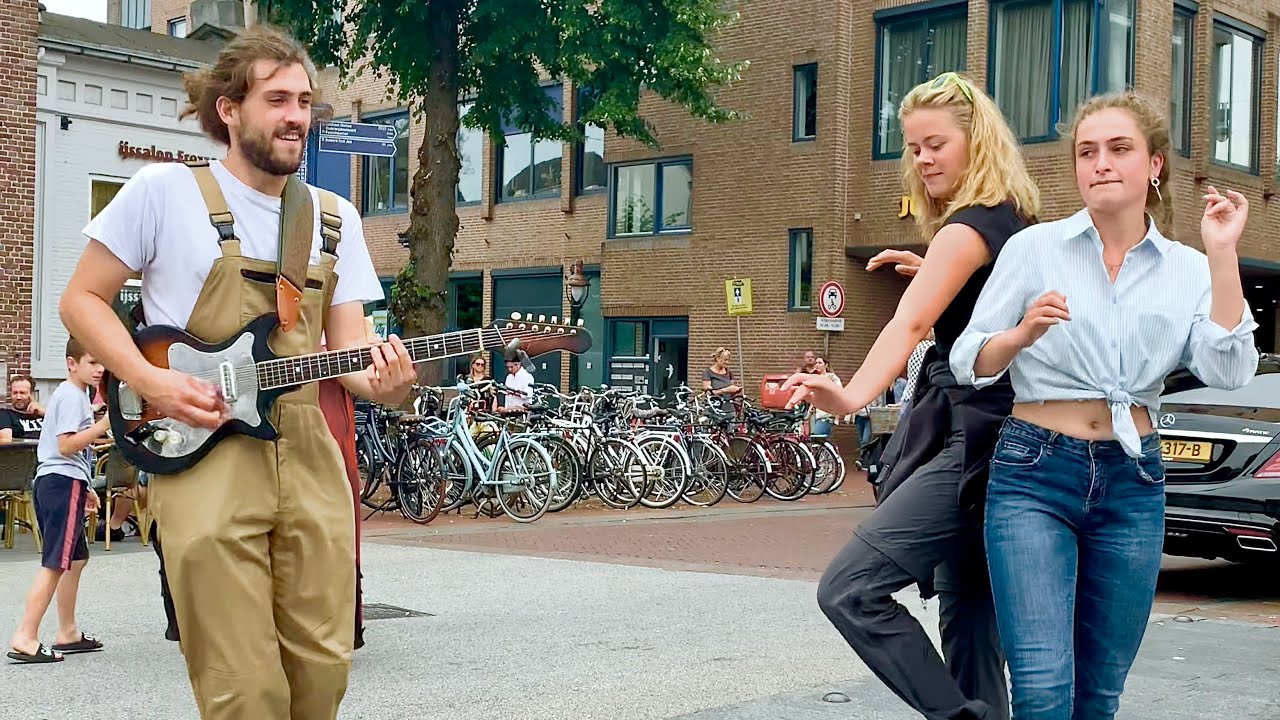 Busker makes All generations Dance - YouTube