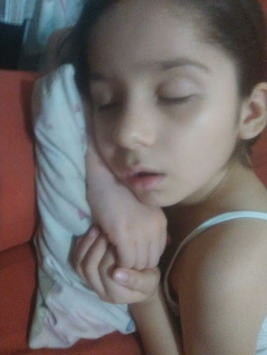 Mi Hermana Se Quedo Dormida En El Sofá V Youtube