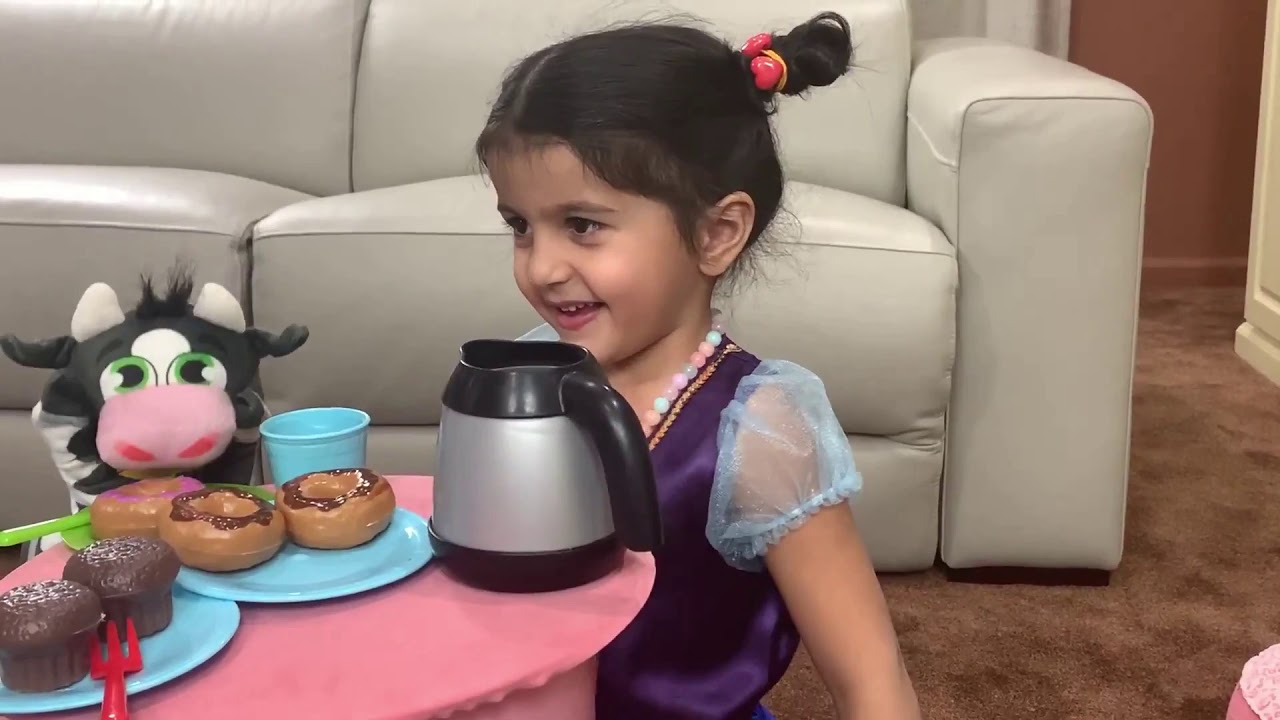 Tea Party with Puppet Friends | How to Talk Like Puppets - YouTube
