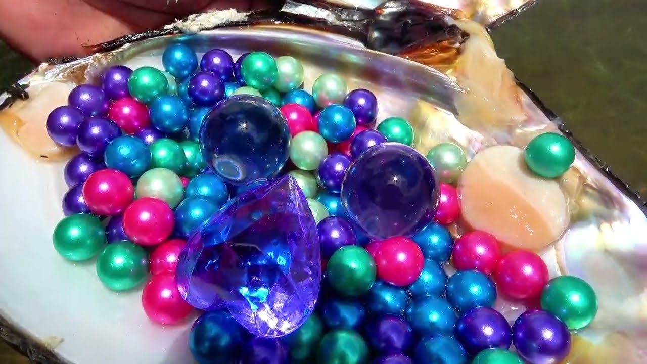 😱 Mutated Mussel Marvels: Girl Finds Mysterious Pearls Hidden in ...