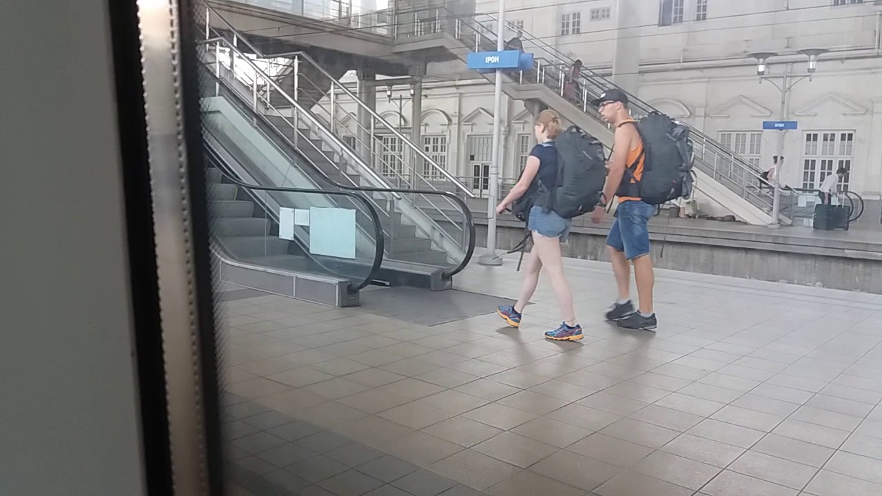 [Motor Coach] KTM Class 93 ETS Train Passing Ipoh - YouTube