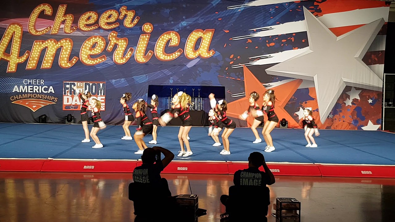 Hannah's Cheer America competition - YouTube