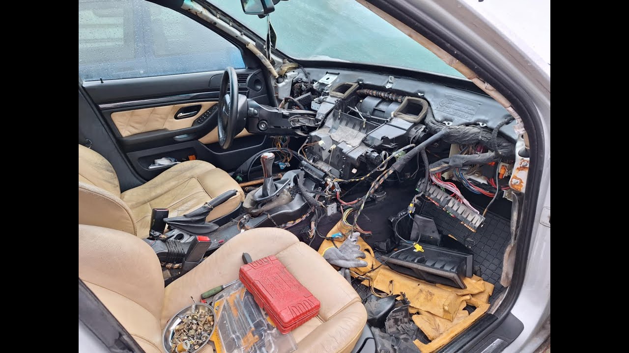 BMW E39 530D 1999 heater core replacment. - YouTube