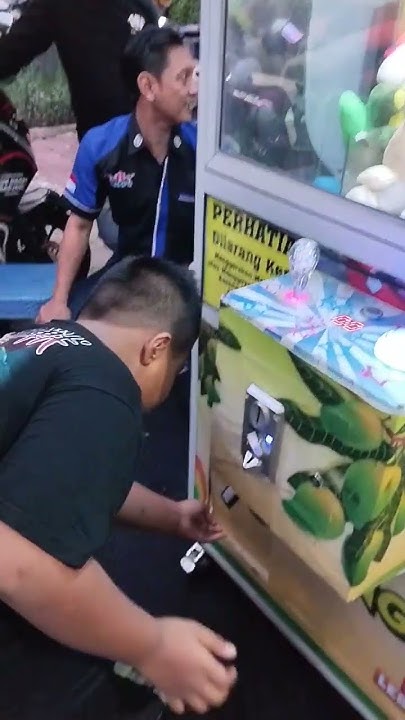 Atha Main Mesin Capit - YouTube