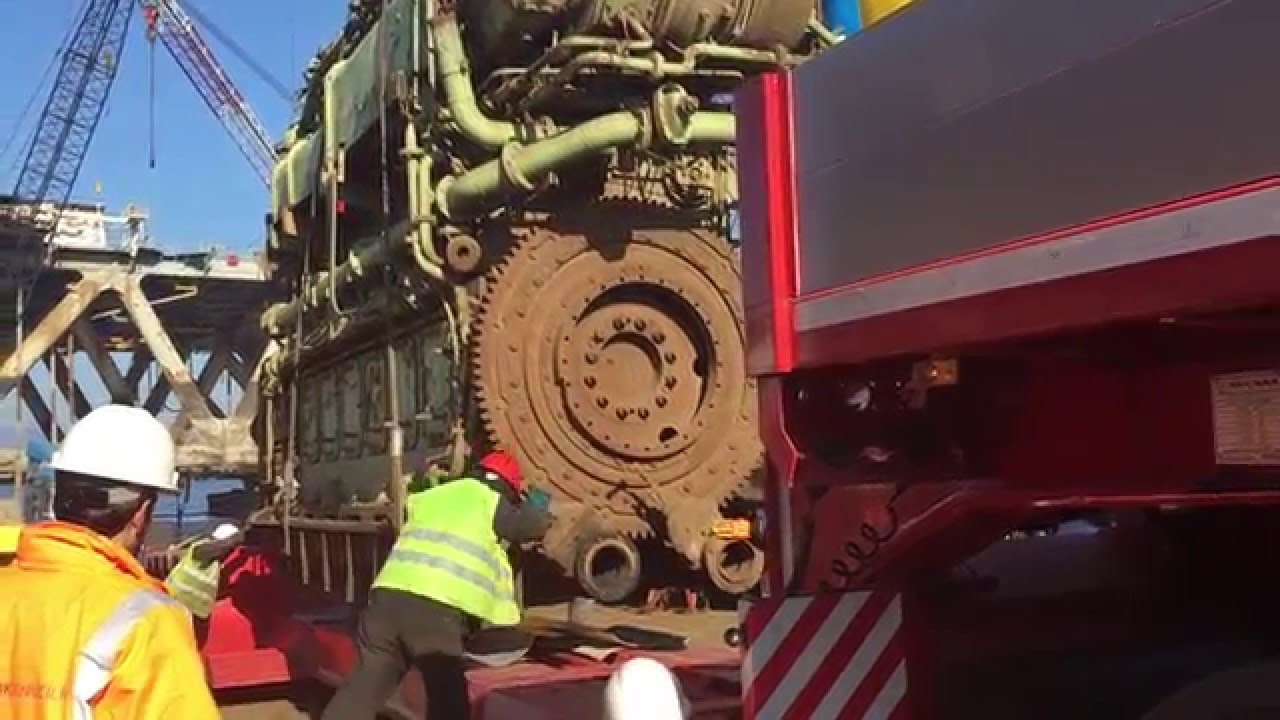 SKL 6VDS 48/42AL2 Engine Loading - YouTube