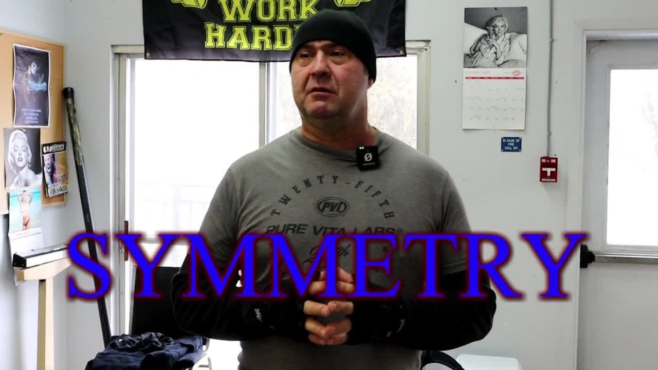Symmetry in Bodybuilding | Bodybuilding Update #24 - YouTube