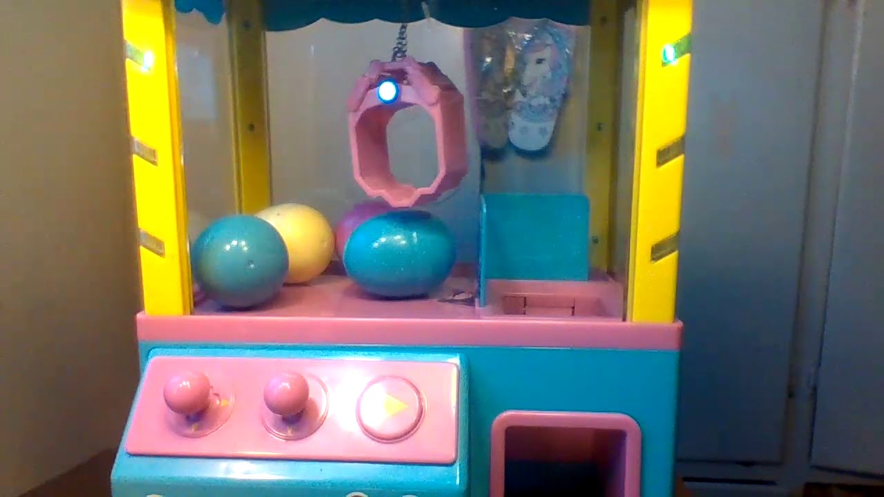 episode 1 with my egg supprise claw machine - YouTube