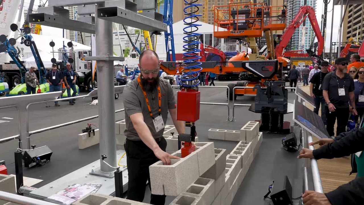 JLG & Construction Robotics MZ100 Demo - YouTube
