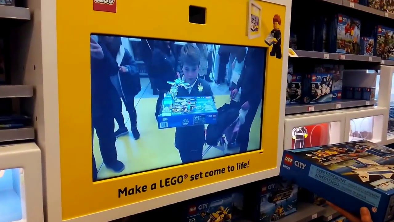 Virtual Reality Lego Store NYC - YouTube