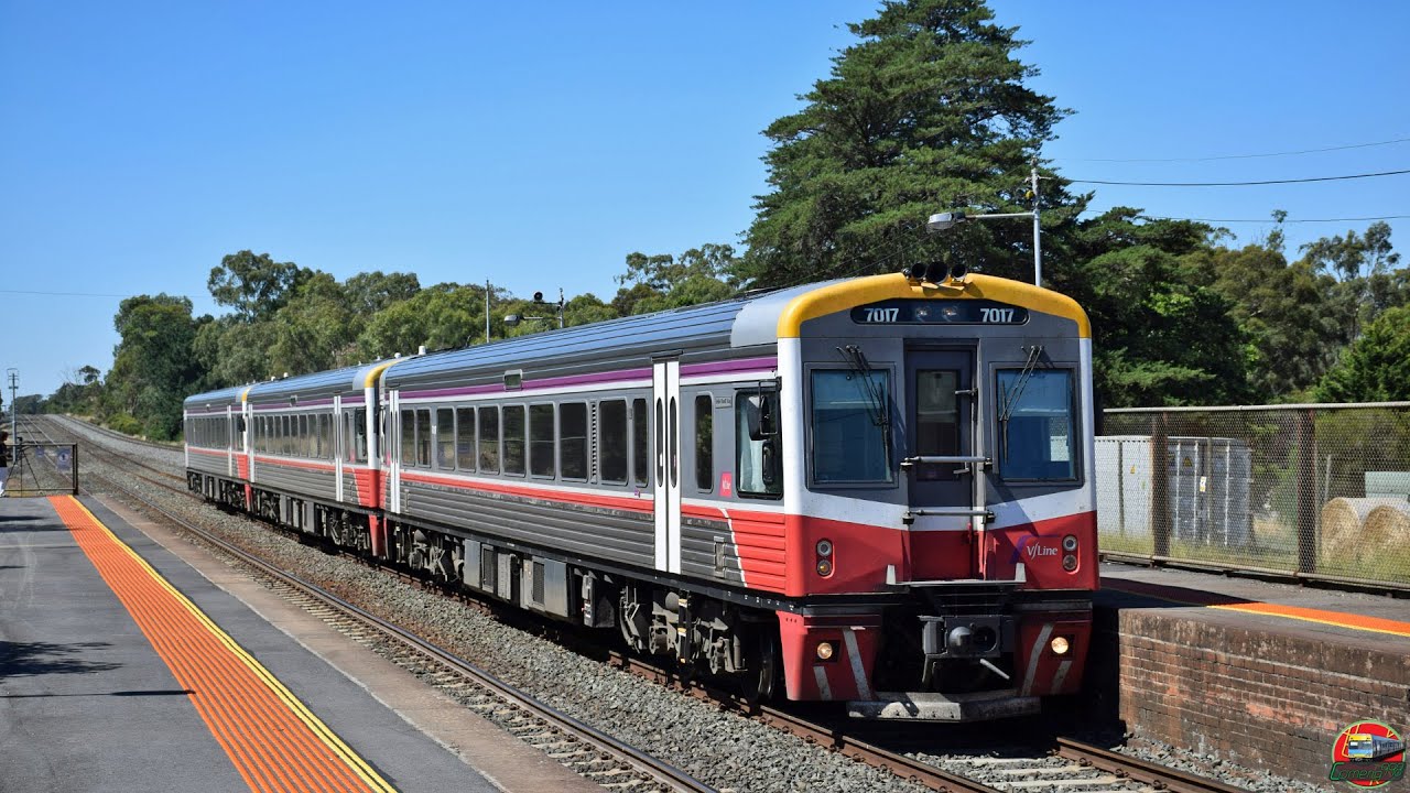 V/Line Sprinters at Tallarook - Regional Trains - YouTube