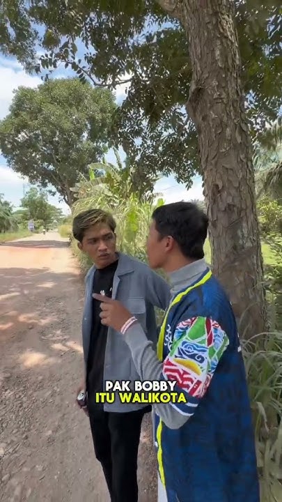 Jalan di Rantau Prapat rusak, yg disalahkan malah Bobby Nasution - YouTube