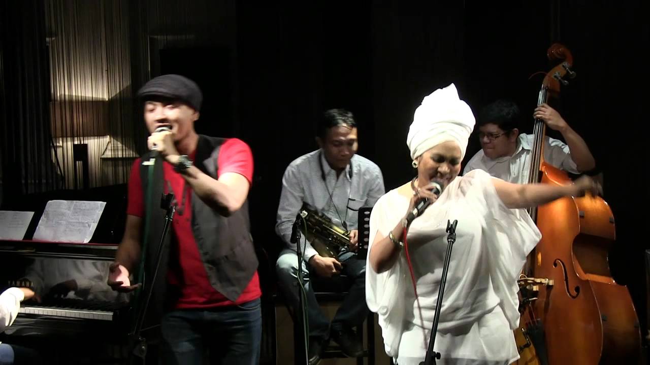 Rieka Roslan ft Iwan Abdie - When I'm Fallong in Love @ Mostly Jazz 30 ...