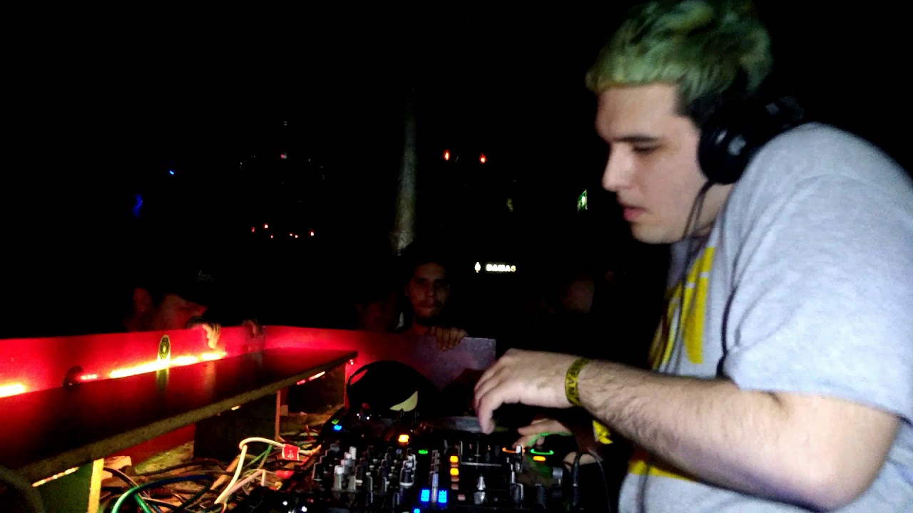 CAZ DJ SET JUMP UP @Bardo 18/7 - YouTube