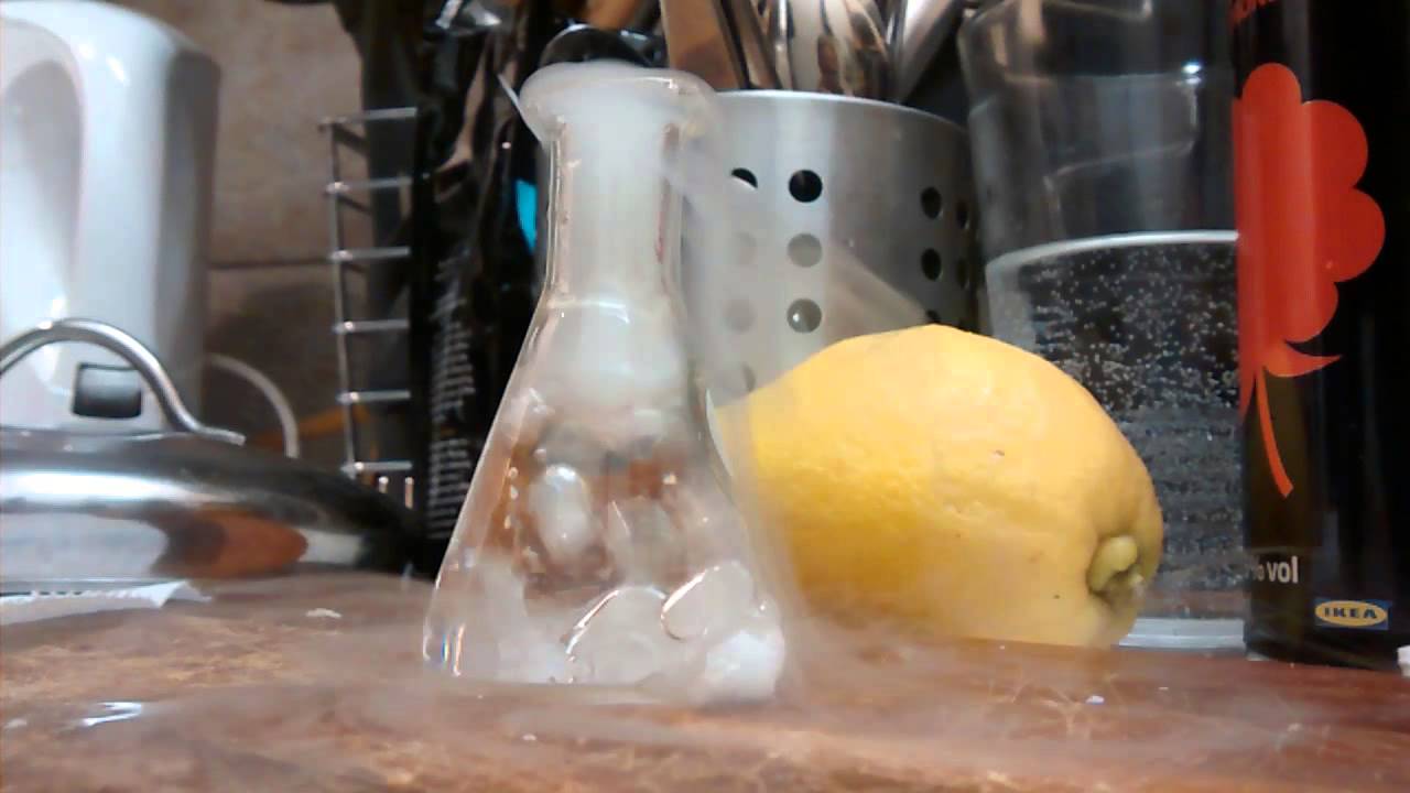 Dry ice in my kitchen - YouTube