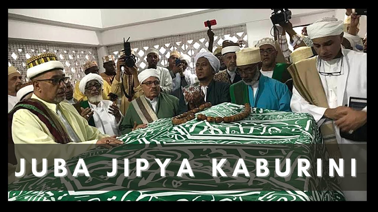 HAFLA YA KUBADILI JUBA KWENYE KABURI LA HABIB AHMAD BIN ABI-BAKAR BIN ...