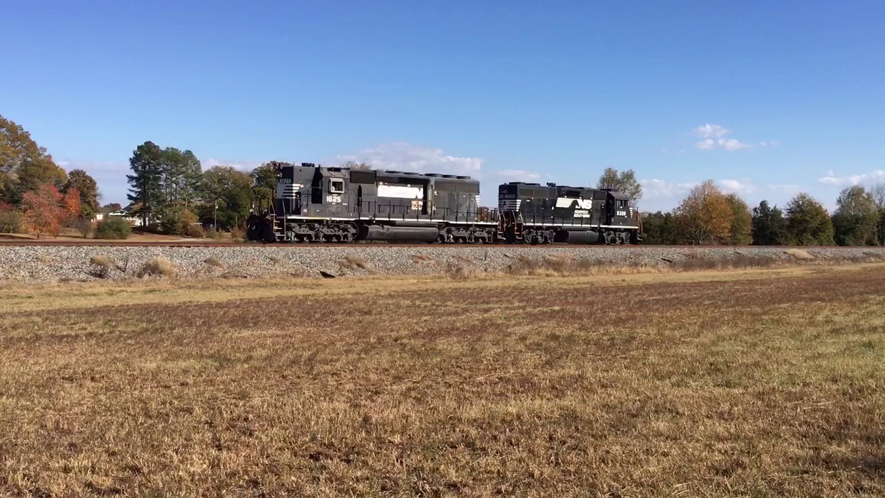NS 1625 Leads P86 towards Spartanburg - YouTube