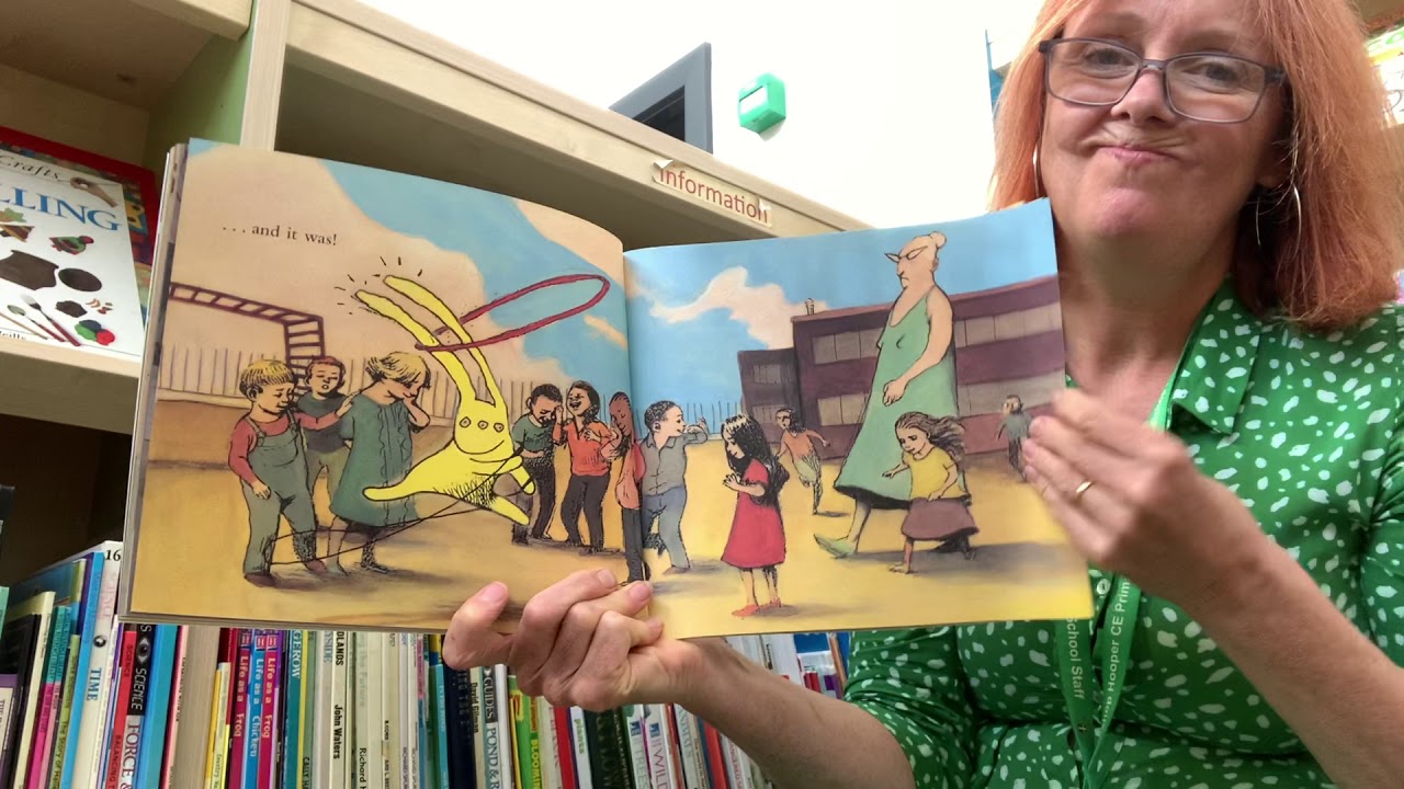 Mrs Khan reads Beegu - YouTube