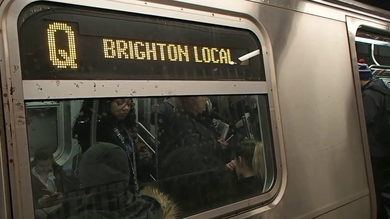 MTA New York City Subway Siemens R160 Q Train leaves Atlantic Av - YouTube
