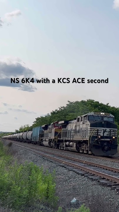 NS 6K4 with a KCS ACE second in Edison NJ - YouTube