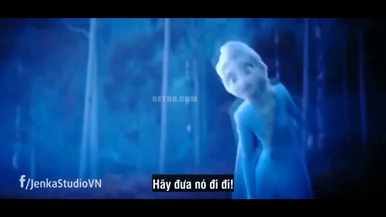 FROZEN 2 Anna runs into the fire Kristoff saves - YouTube