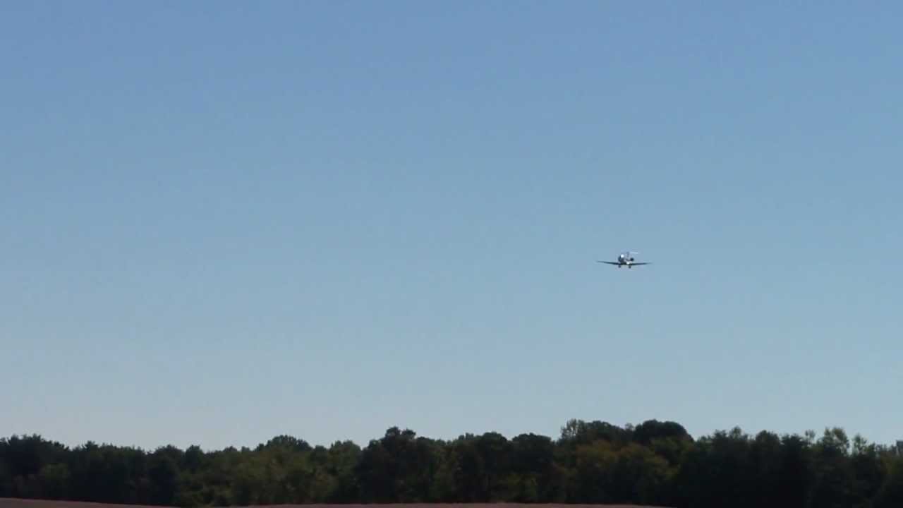 BWI Dixon Observation Area - United Airlines Landing (10/11) - YouTube