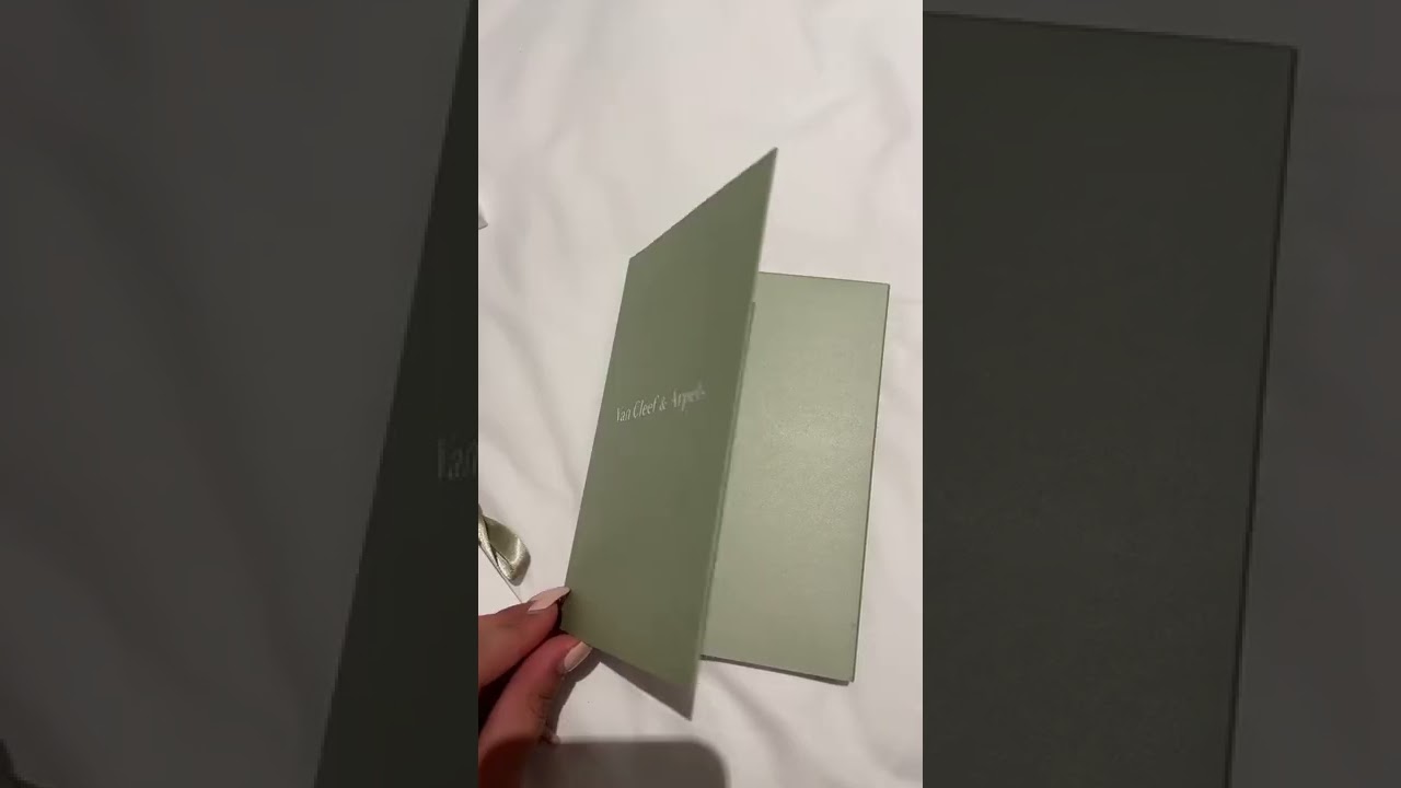 Vancleef Unboxing Tiktok eve treis - YouTube