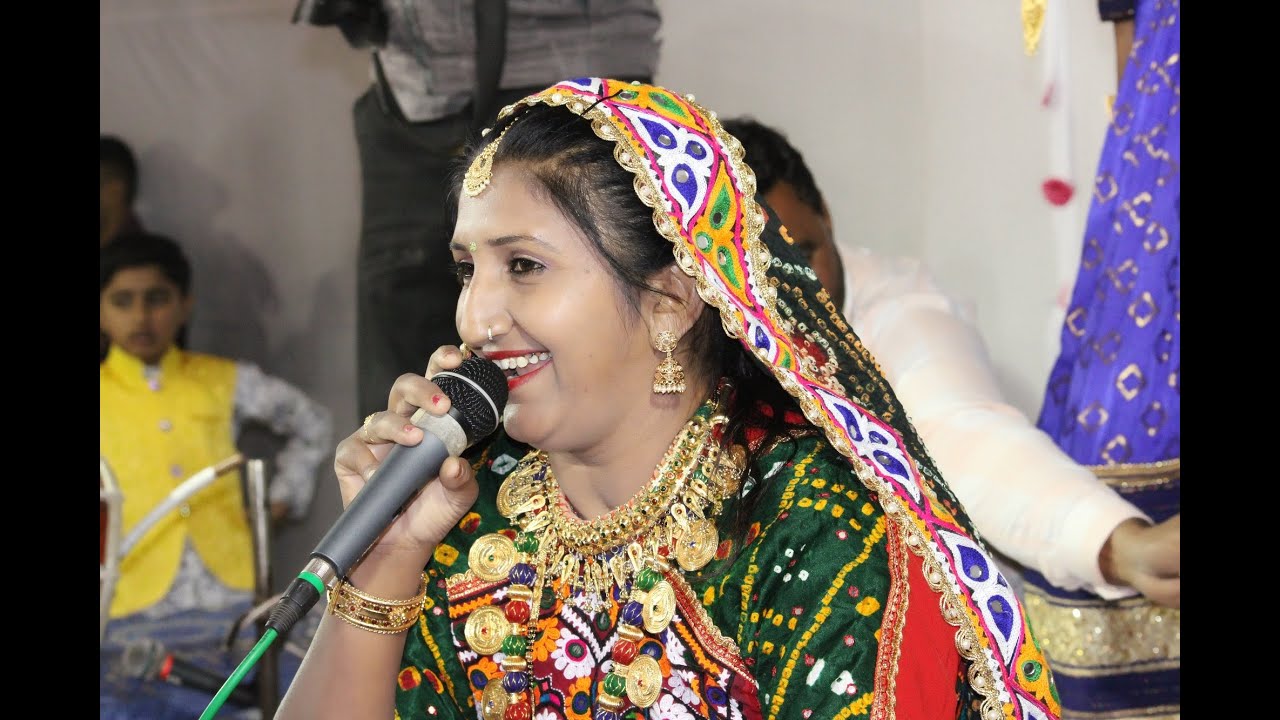 Diwaliben Ahir || Sarad Poonam Mahotsv || Lakhond Bhuj || - YouTube