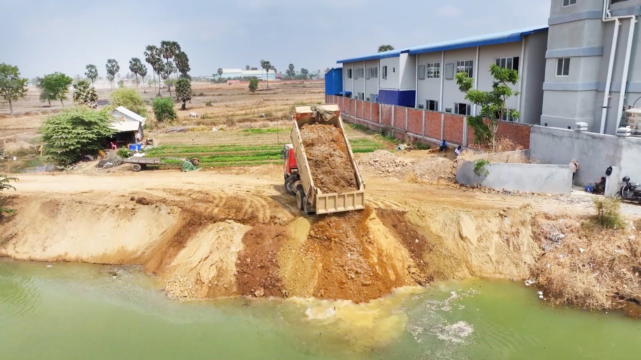 Extreme Construction Site Pushes Machines to the LIMIT - YouTube