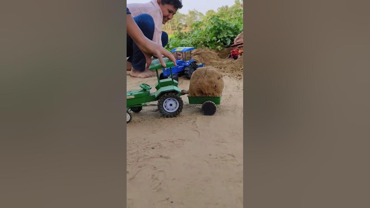 zeeri se niche girta bacha tractor 🚜#tractor #driver #village - YouTube