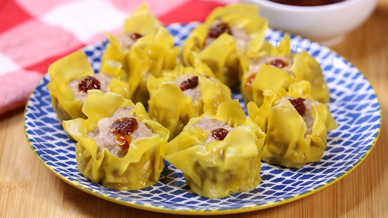 Super Easy Homemade Pork Siomai With Chili Garlic Sauce Youtube
