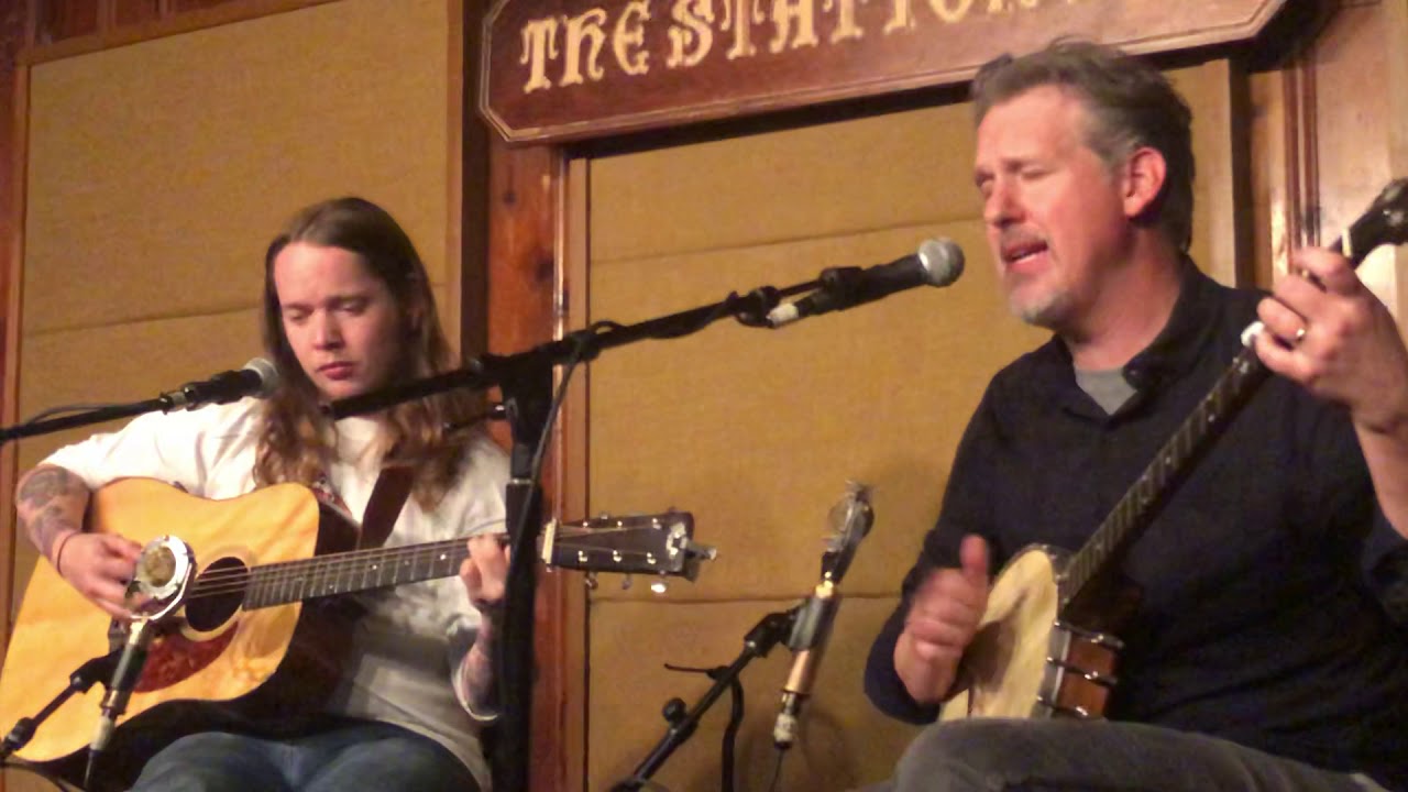 Bryan Sutton & Billy Strings - Itly (Station Inn) - YouTube