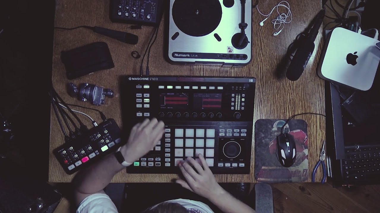 The Director's Cut | Maschine Beats - YouTube