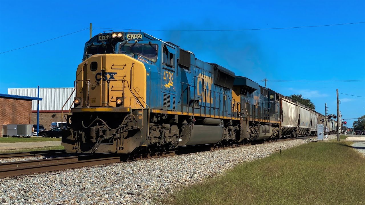 CSX SD70MAC 4792 Leads F713-14 - YouTube