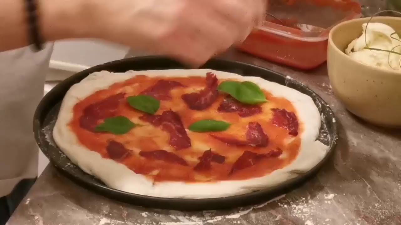 Naples style pizza - YouTube