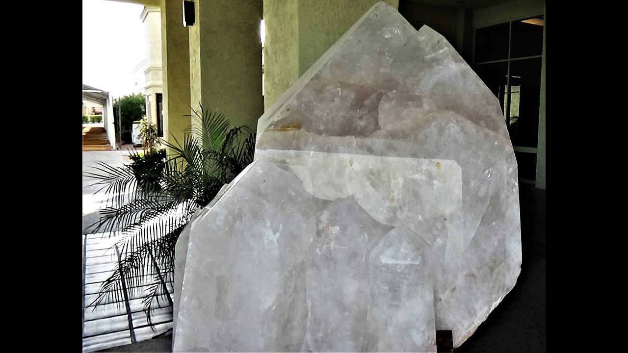 2025 Tucson Gem Shows - Giant Quartz Crystal @Ramada by Wyndham - YouTube