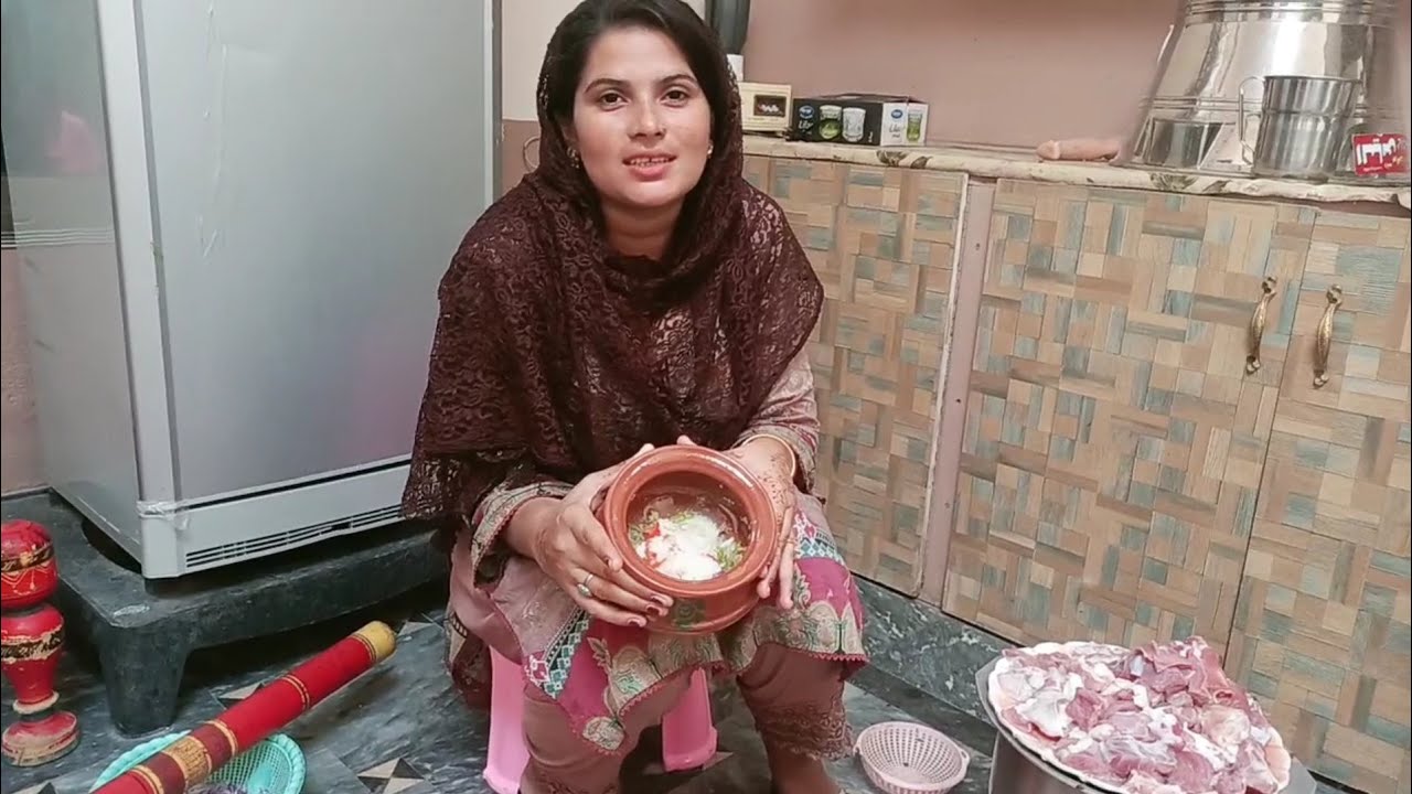 Simple Mutton Handi Recipe By @Rozinasaeedvlog - YouTube