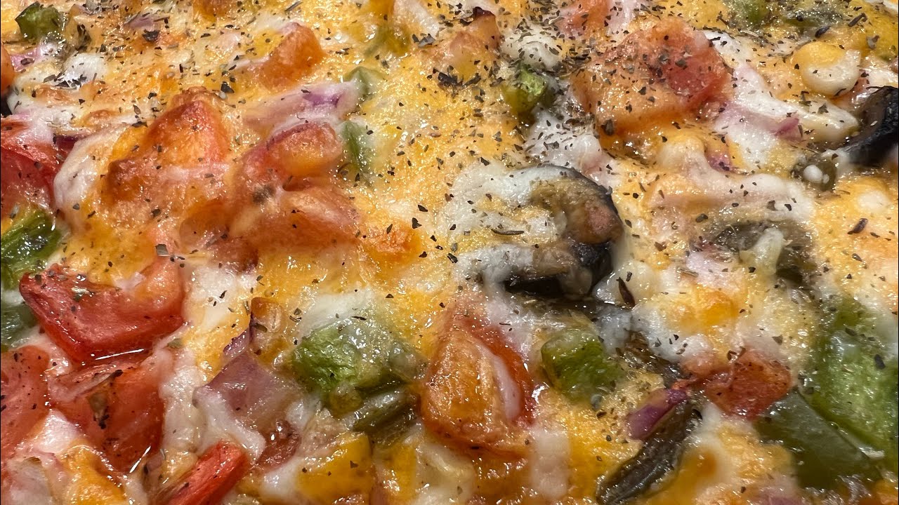 The Best Homemade Pizza You'll Ever Eat | Domino's style veggie pizza ...