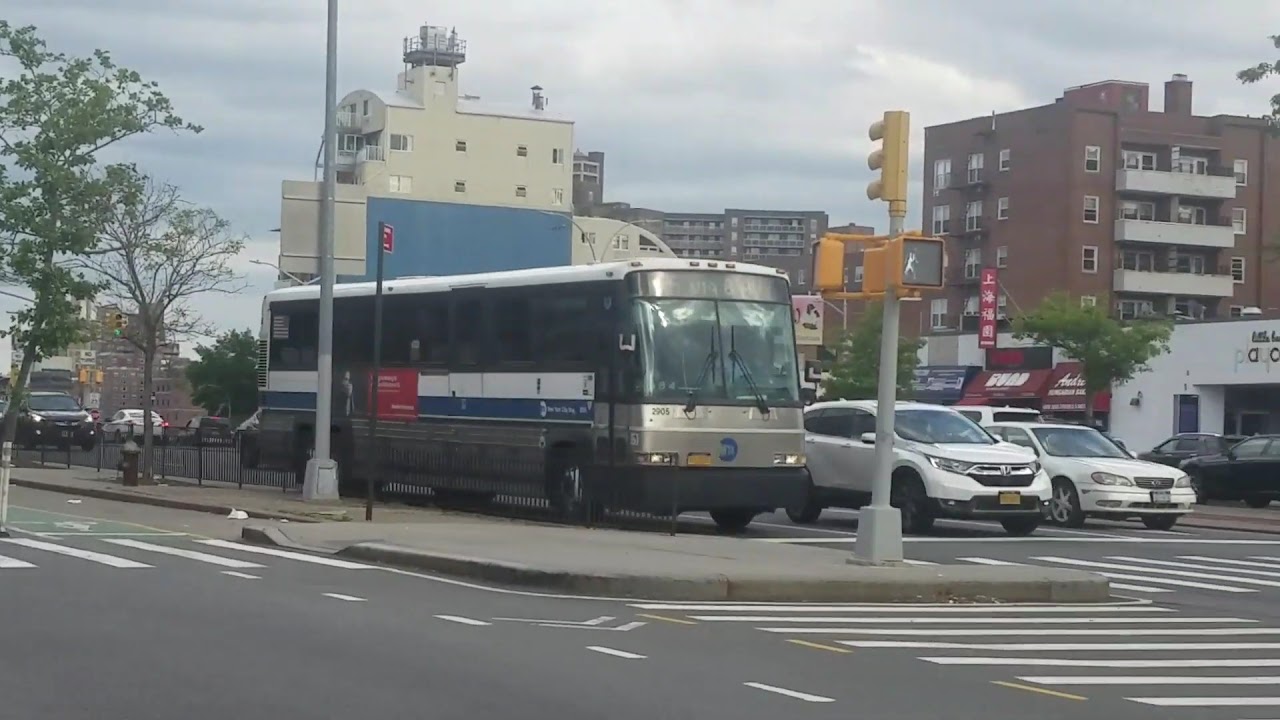 MTA Bus Company: 2002 MCI D4500 2905 On The QM5 At Queens Boulevard ...