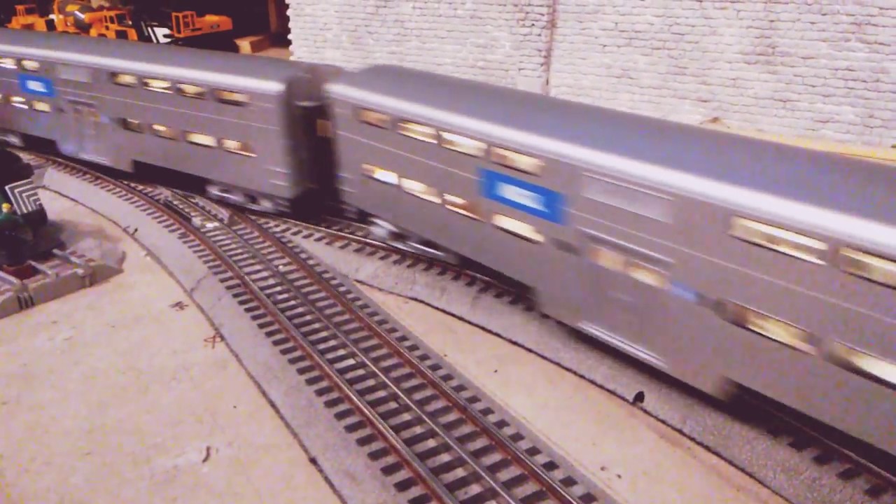 MTH Inbound Metra - YouTube