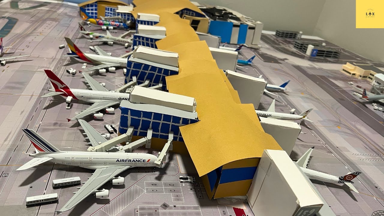 LAX 1:400 Scale Model Airport Update / Departures & Arrivals - YouTube
