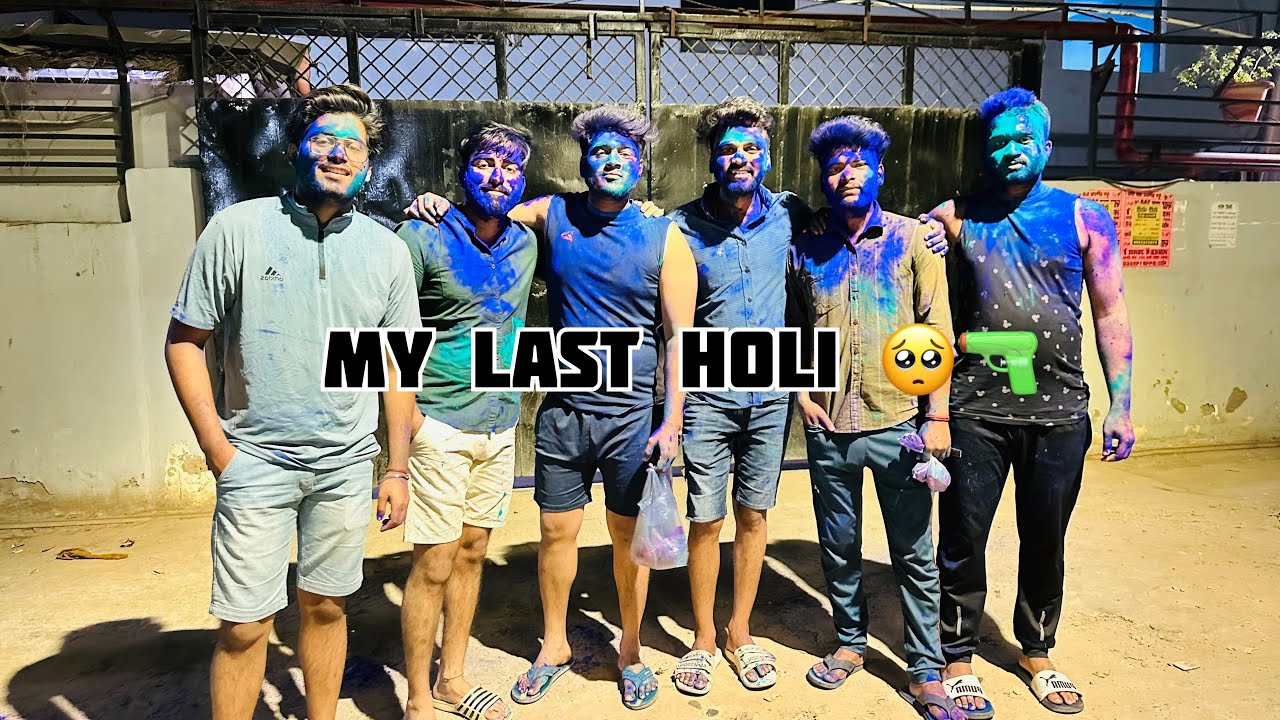 Raat ke 1 baje kheli holi dosto ke saath 😂 Last holi with friends 🥺 ...