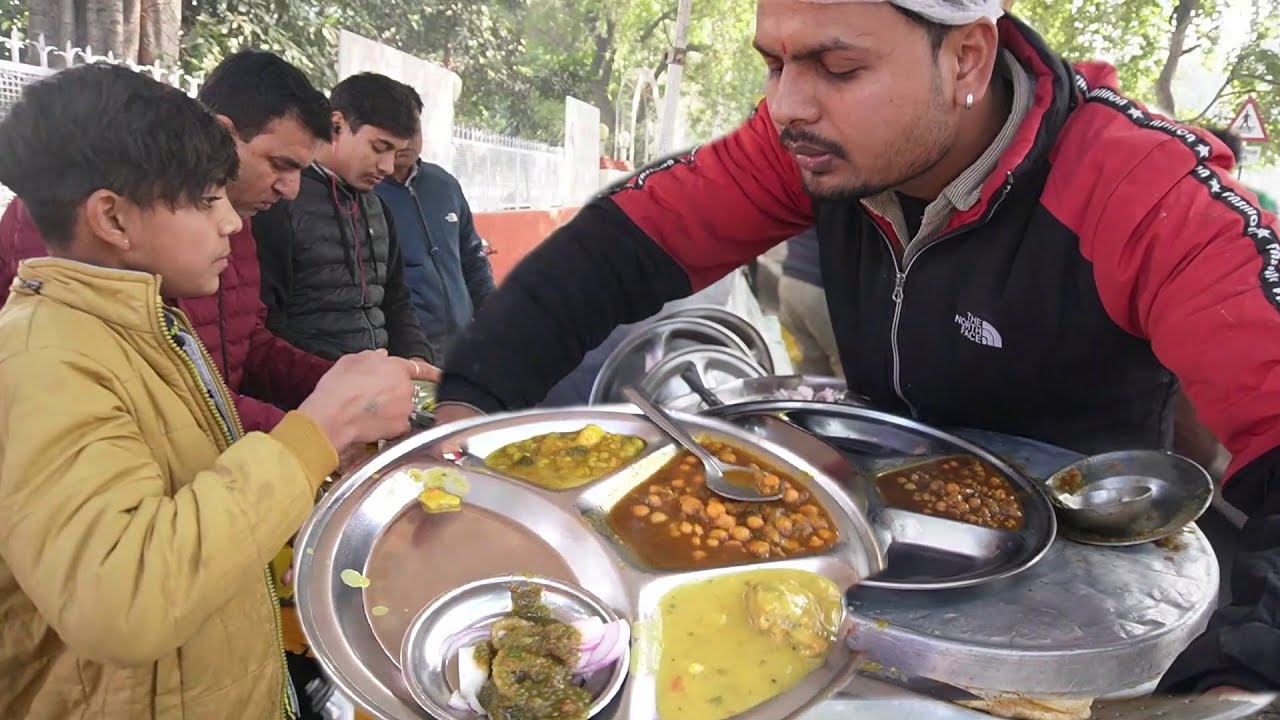 Hard Working Cycle Vendor | Breakfast Time in Chandigarh City | Rahul ...