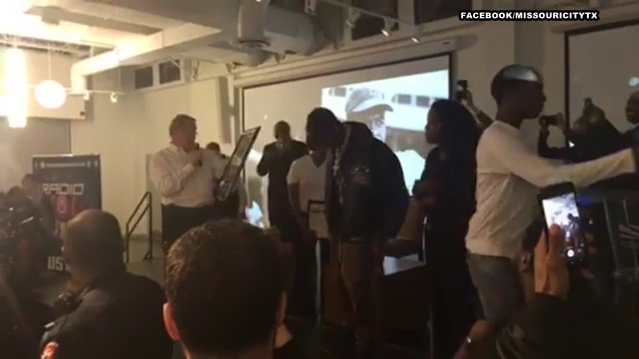 Travis Scott receives the key to the city in Missouri City - YouTube