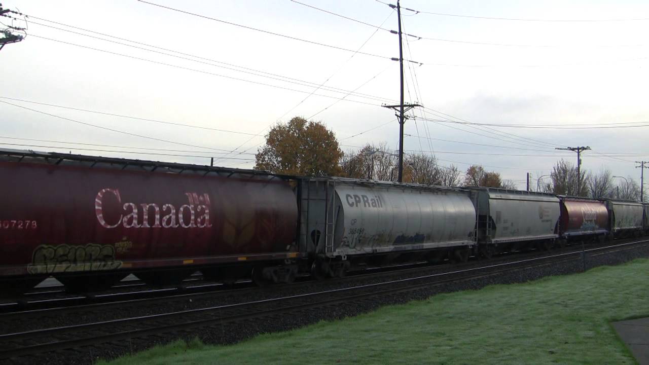 UP 5554 With CP 9541 And UP 6781 @ Old Town Tacoma, WA w Canon HF11 ...
